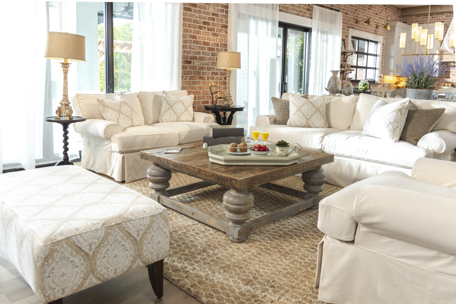 Designer Tips on Adding an Ottoman in Your Living Room