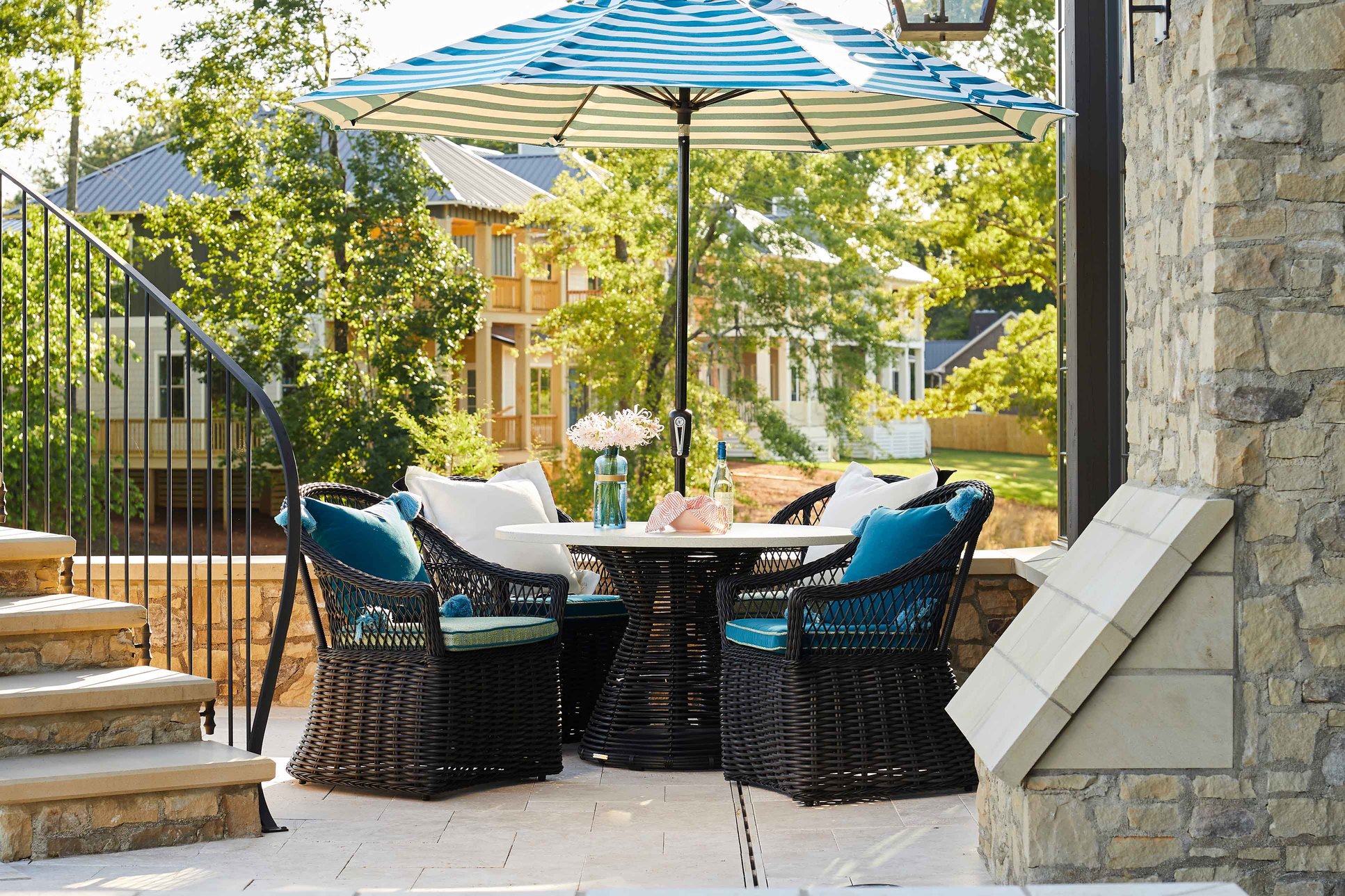 Choosing the Right Material: Weather-Resistant Outdoor Furniture